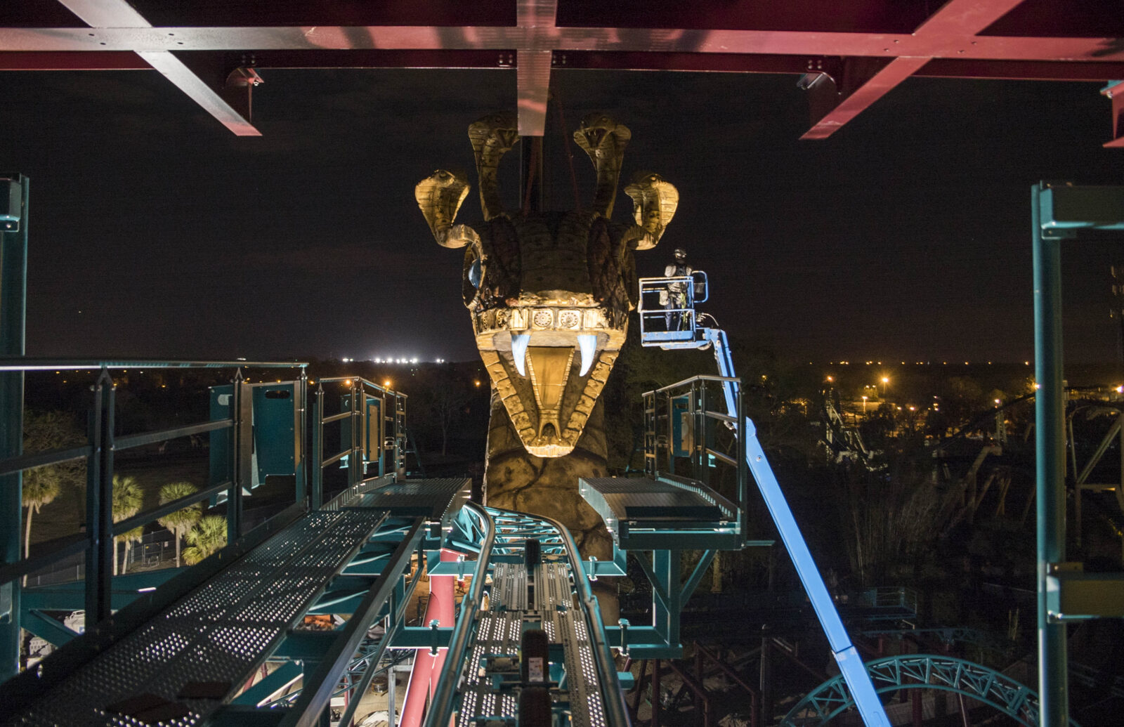 Cobra’s Curse Coils Up, Installs Highest Points of Ride – CoasterMedia.net